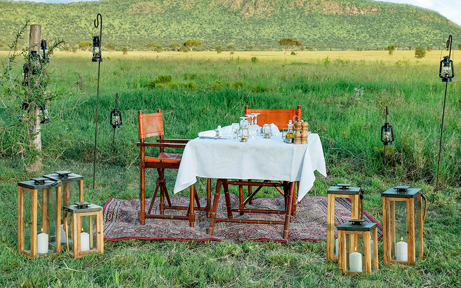 Bush Dinner - One Nature Hotels